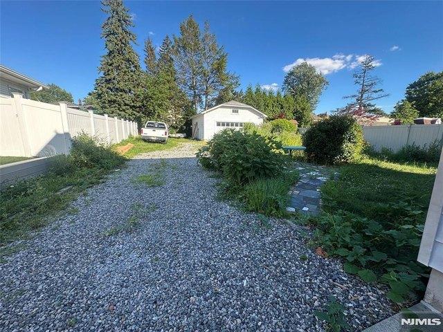542 Prospect Ave, Ridgefield, NJ 07657