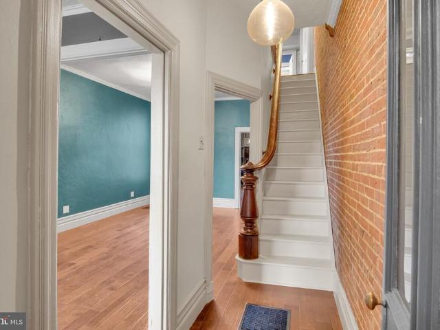 542 Race Street