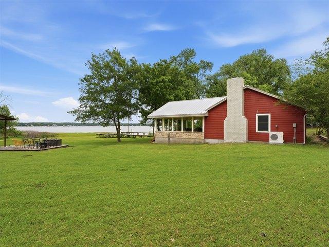 542 W Lake Dr, Weatherford, TX 76087