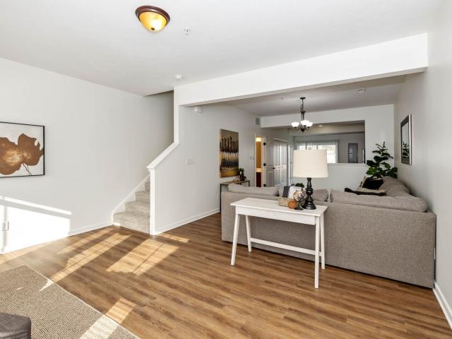 542 W Main St