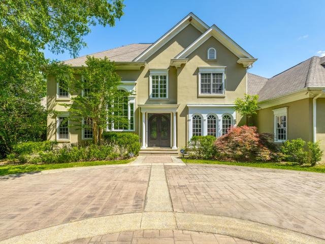 542 Turnberry Lane