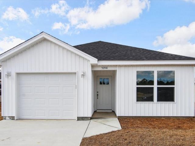 5434 Bayleaf Dr, Crestview, FL 32539