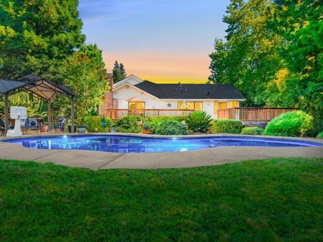 5435 Bridge Creek Ln, Carmichael, CA 95608