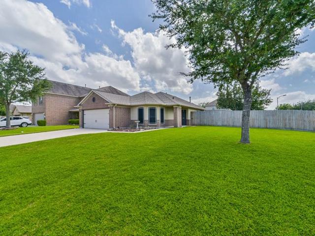 5435 Ginseng Dr, Baytown, TX 77521