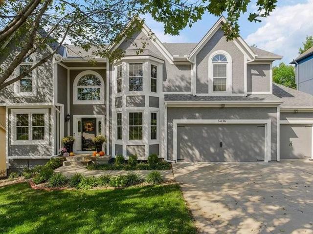 5436 Oakview St, Shawnee, KS 66216