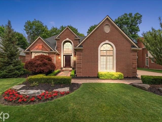 54380 Sassafras Dr, Utica, MI 48315