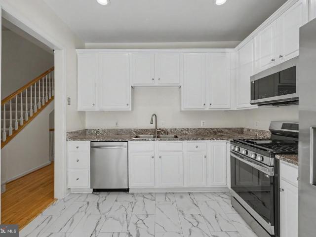 5438 Summer Leaf Lane