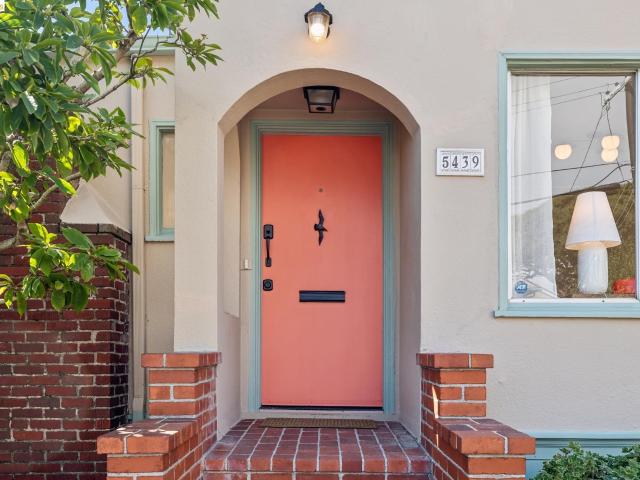 5439 Barrett Ave