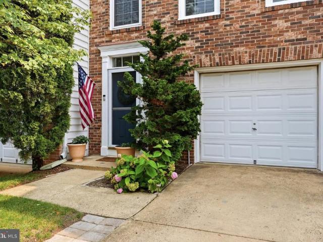 5439 Summer Leaf Lane