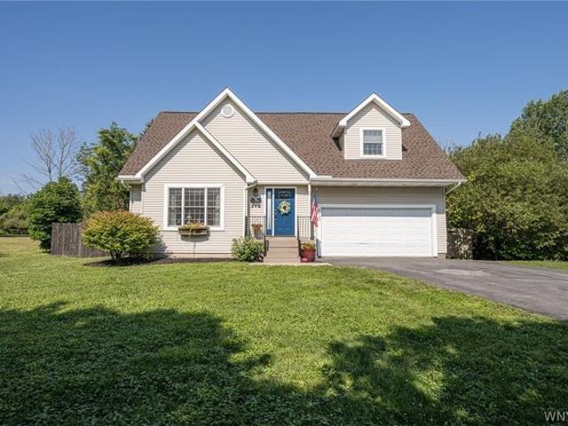5430 Ernest Rd, Lockport, NY 14094