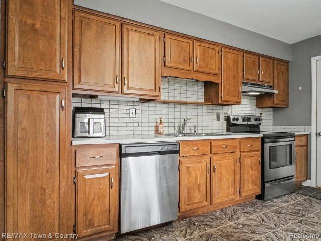 5430 River Ridge Drive