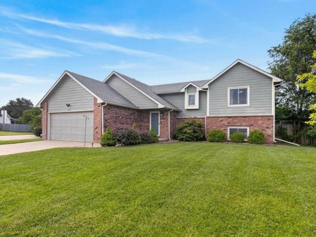 5430 S Stoneborough Ct, Wichita, KS 67217
