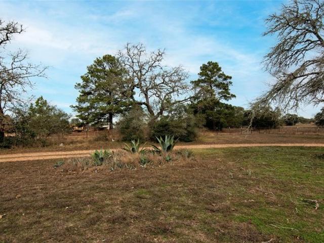 5431 N Highway 77, La Grange, TX 78945