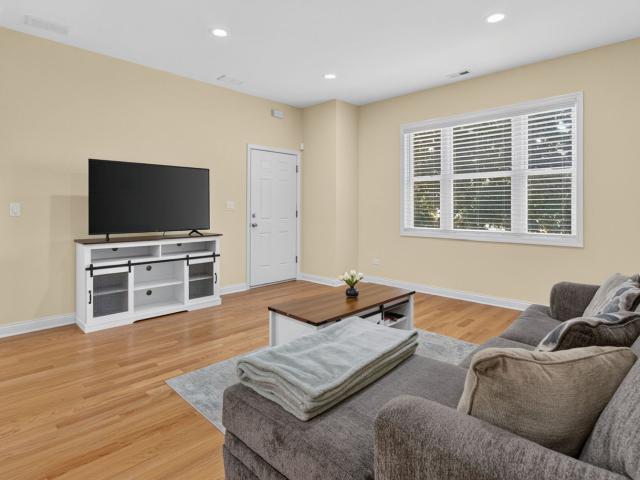 5431 W 30th Place