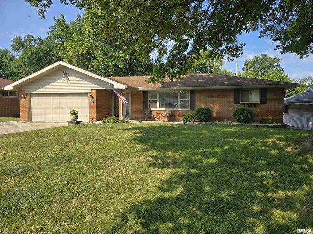 5433 N James Rd, Peoria, IL 61615