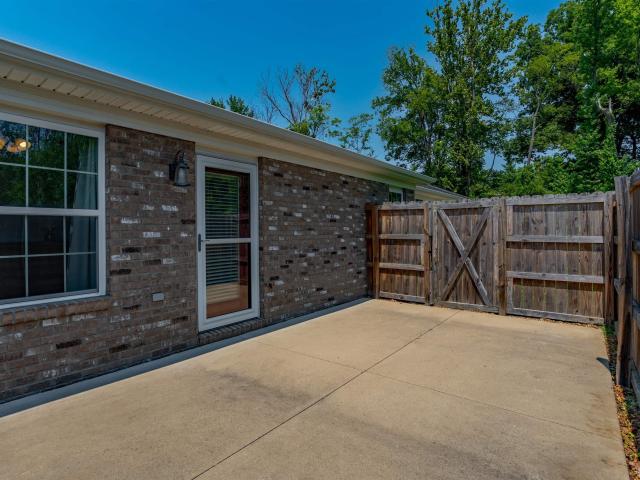 5433 Riley Lane