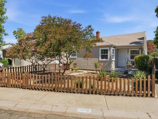 5433 8th Ave, Sacramento, CA 95820