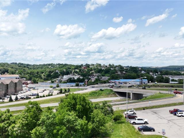 543 548 East Wilmington