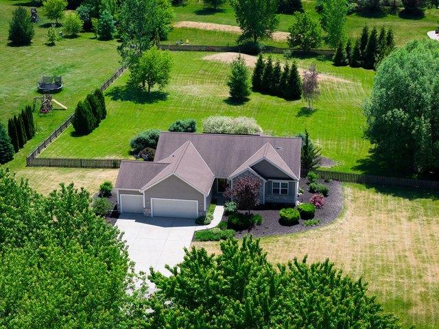 543 Camarosa Ct, Jackson, WI 53012
