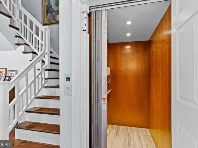543 Bridgeview Drive