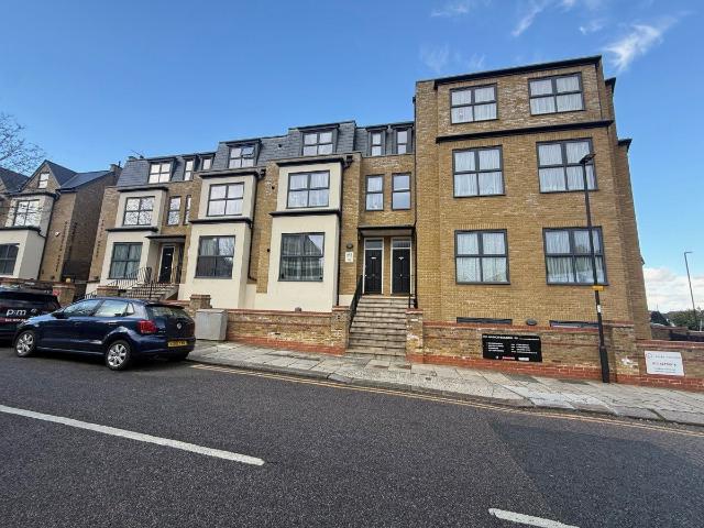 543 Green Lanes, Palmers Green N13, 3 bed maisonette to rent, £2,295 pcm | PrimeLocation