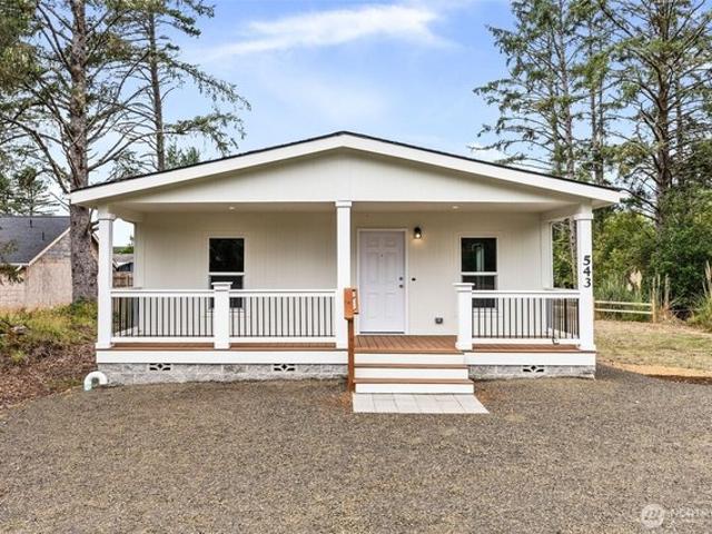 543 Dolphin Ave NE, Ocean Shores, WA 98569