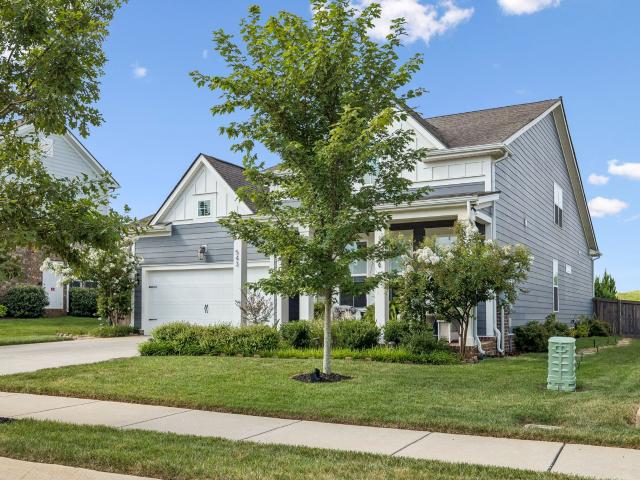 543 Farmstead Ln