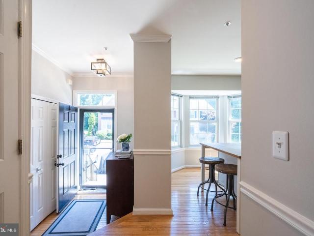 543 Francis Nicholson Way