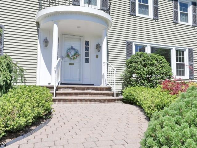 543 Hague Ct