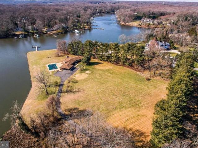 543 Jenkins Ln, Annapolis, MD 21409