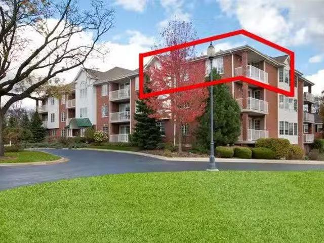 543 N Hough Street, 302, Barrington, IL 60010