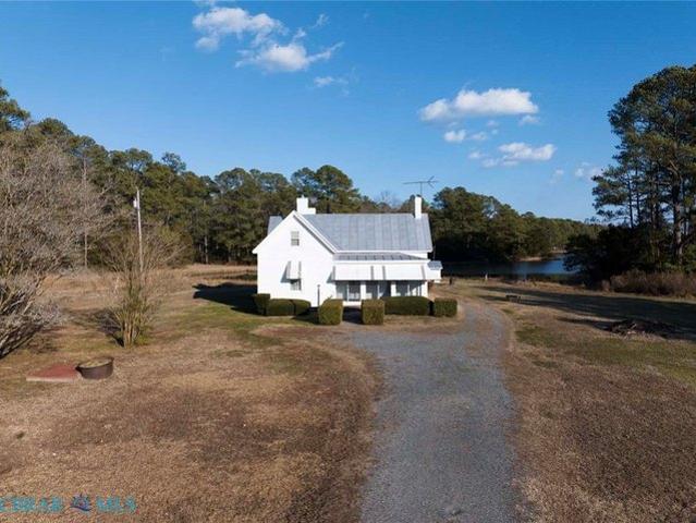 543 Potato Neck Rd, Mathews, VA 23130