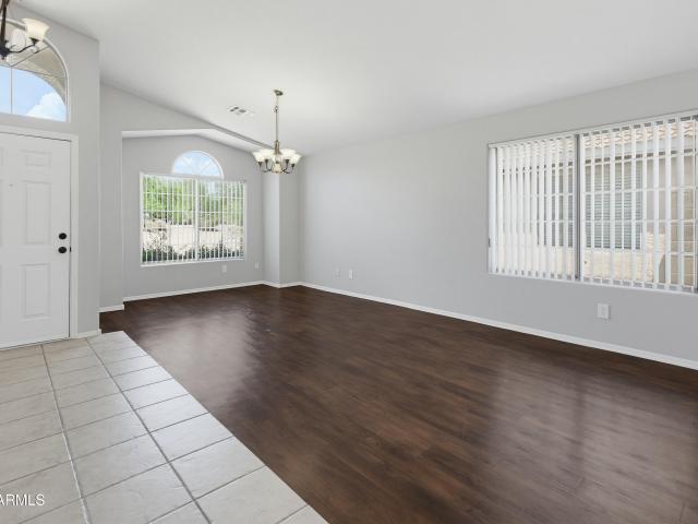 543 w grovers avenue