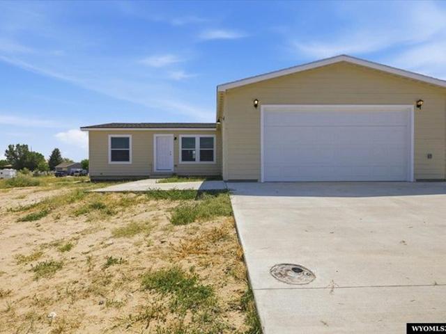 543 Windmill Rd, Glenrock, WY 82637