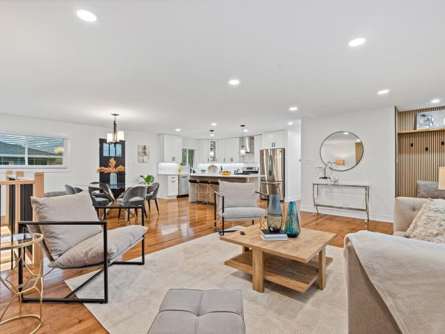 543 Victoria Lane
