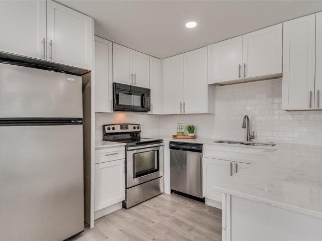 5444 Gaston Avenue # 102