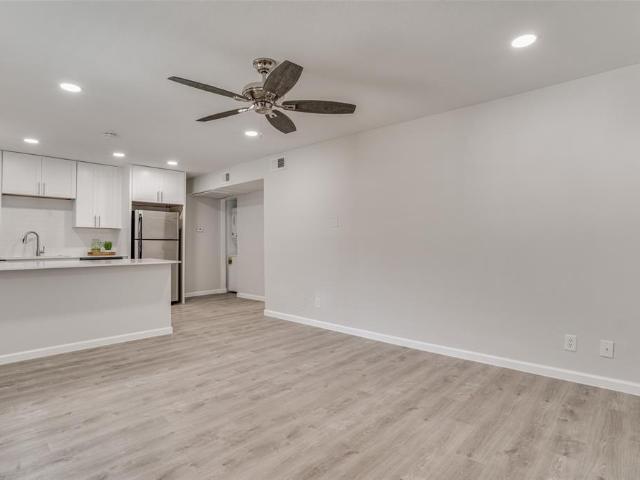 5444 Gaston Avenue # 203
