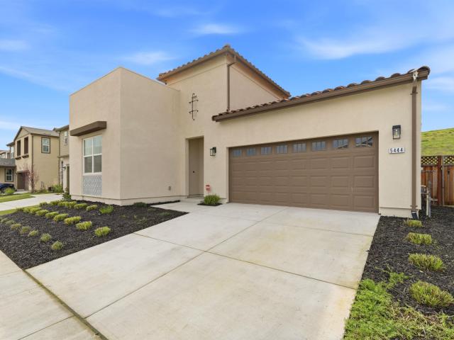 5444 Gray Pine Way