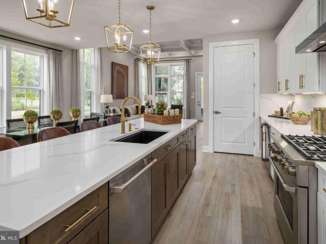 5444 Pondview Ln, Ellicott City, MD 21043 | MLS #MDHW2067