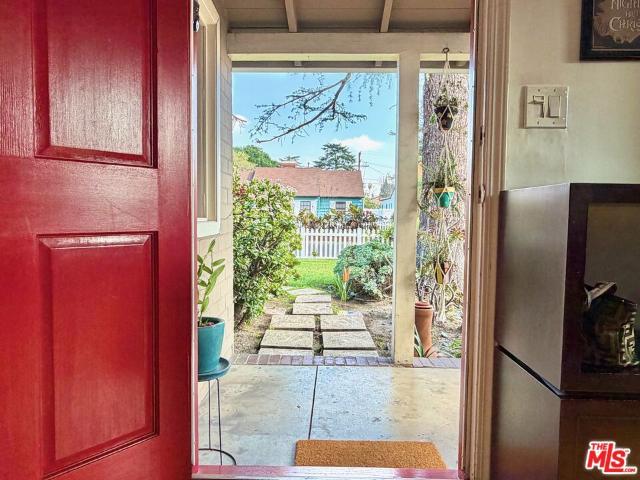 5445 Agnes Avenue