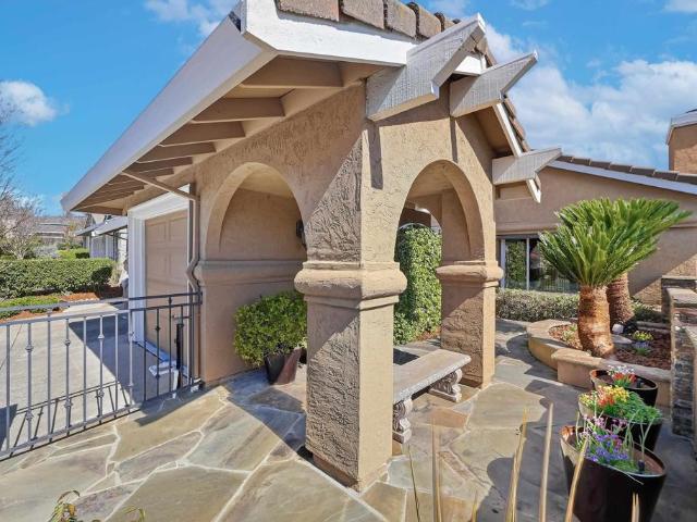 5445 Canyon Crest Dr