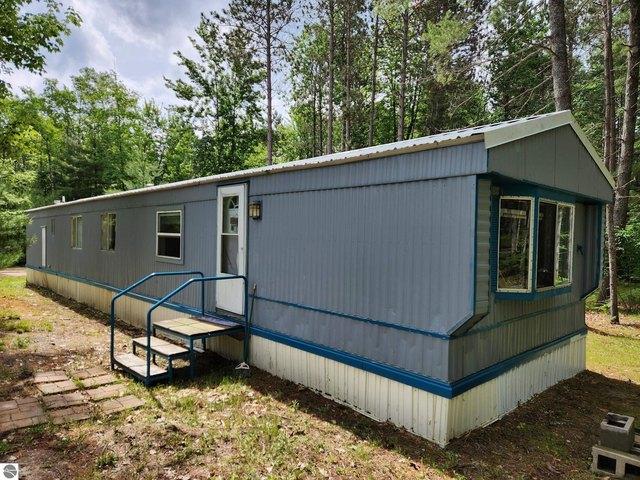 5446 Blue Lake Rd NE, Kalkaska, MI 49646