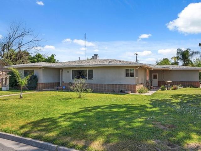 5446 E Mono Ave, Fresno, CA 93727