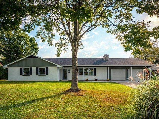 5446 Longview Dr, Cross Lanes, WV 25313