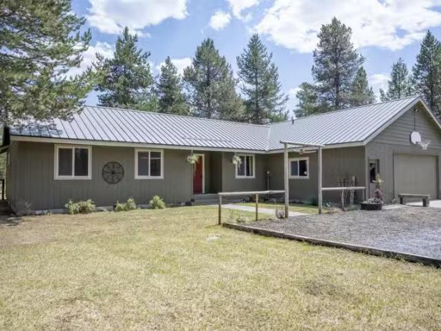 54474 HUNTINGTON RD, BEND, OR 97707 Single Family Residence Fo.
