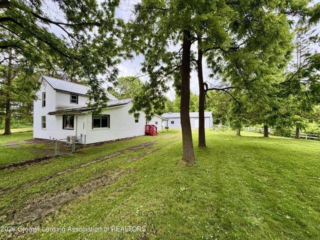 5447 Woods Rd, Bellevue, MI 49021
