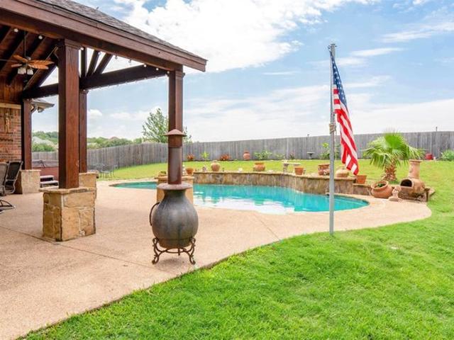 5448 Lori Valley Ln, Fort Worth, TX 76244