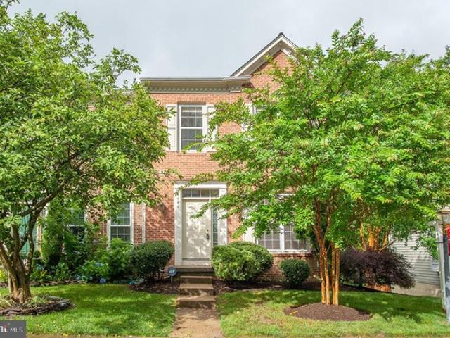 5448 Summer Leaf Ln, Alexandria, VA 22312