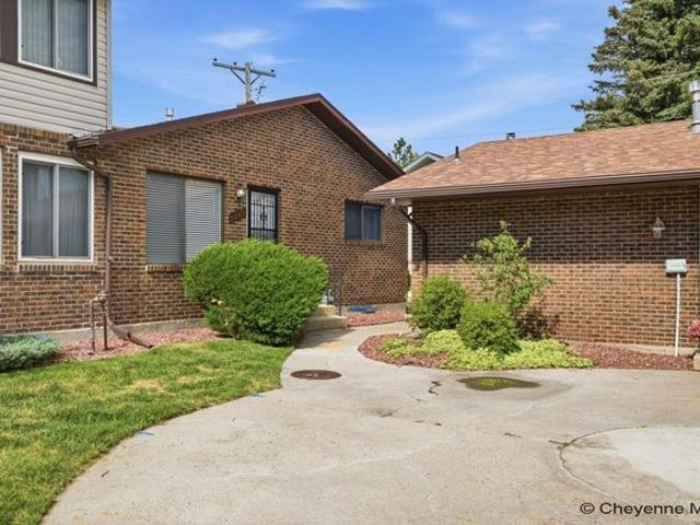 5448 Walker Rd, Cheyenne, WY 82009
