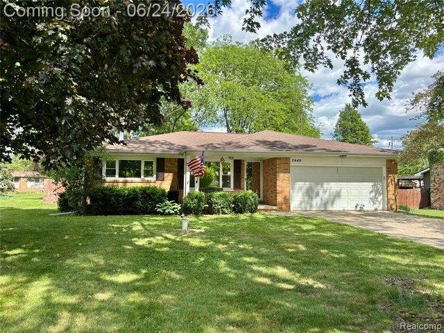 5449 S Genesee Rd, Grand Blanc, MI 48439